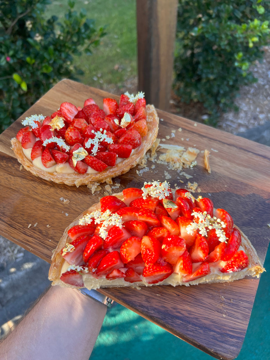 King Size Strawberry tart – Custard Canteen